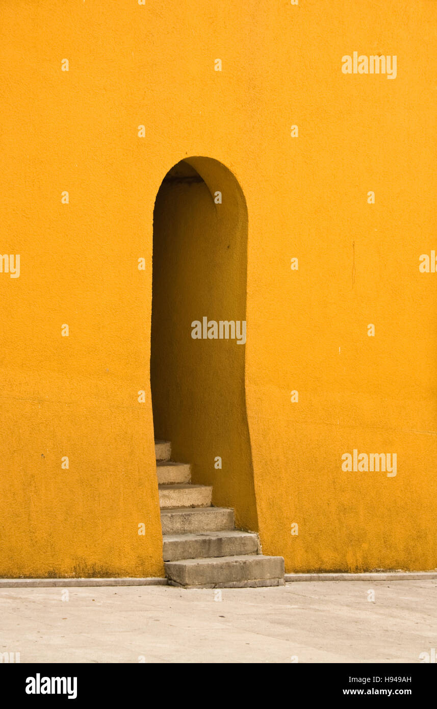 Building entry hi-res stock photography and images - Alamy