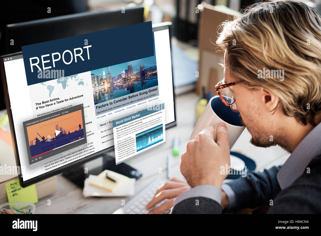 Update Trends Report News Flash Concept Stock Photo - Alamy