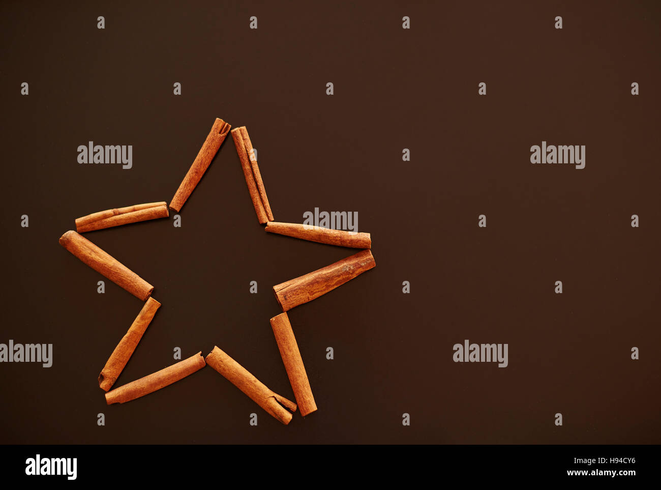 Framing the star shape of cinnamon Stock Photo - Alamy