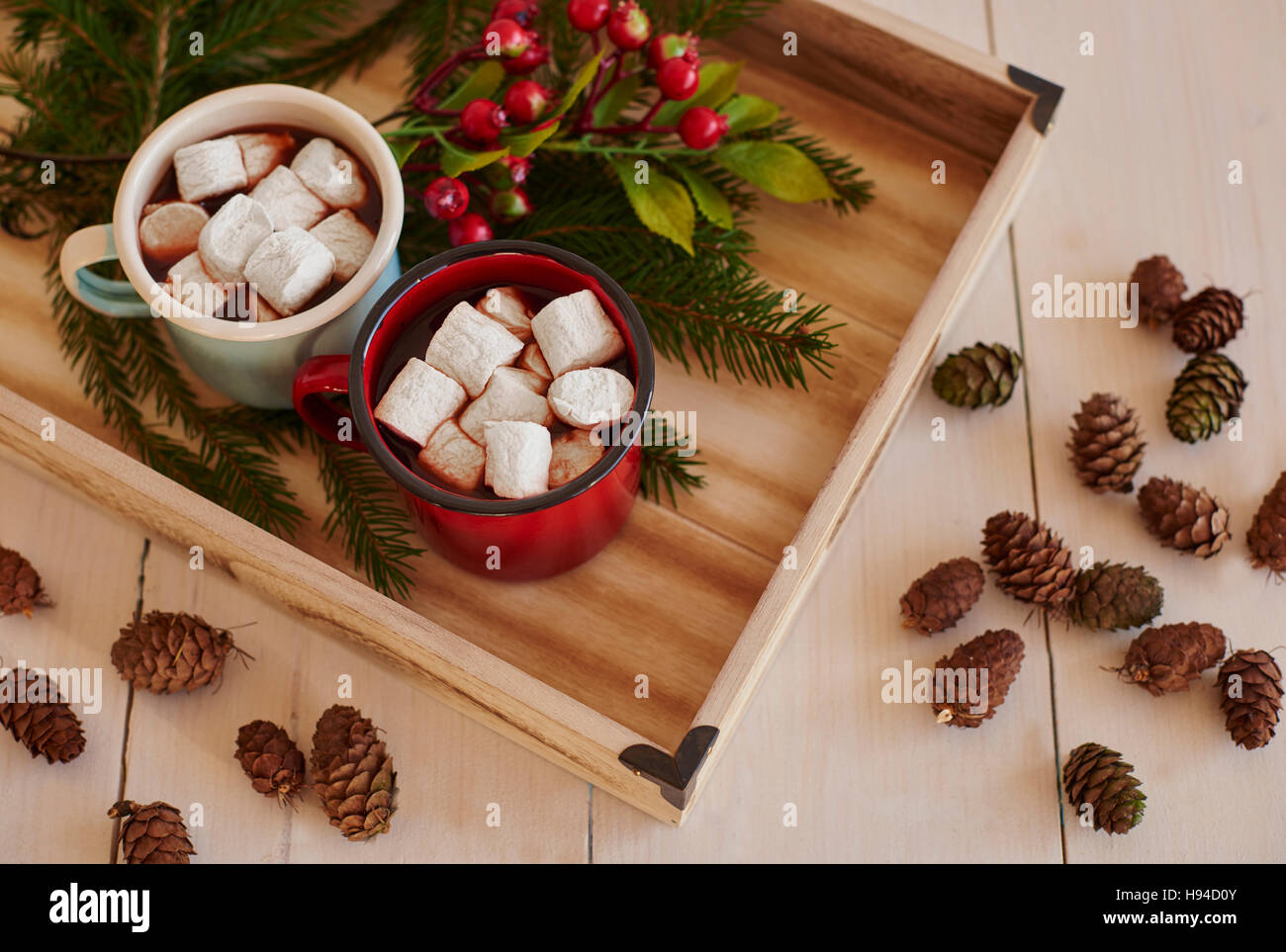 Enjoy your marshmallows in the mugs Stock Photo - Alamy