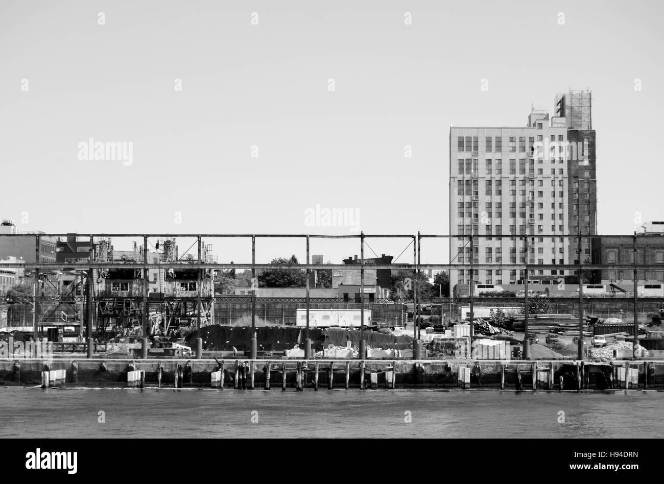 York river docks Black and White Stock Photos & Images - Alamy