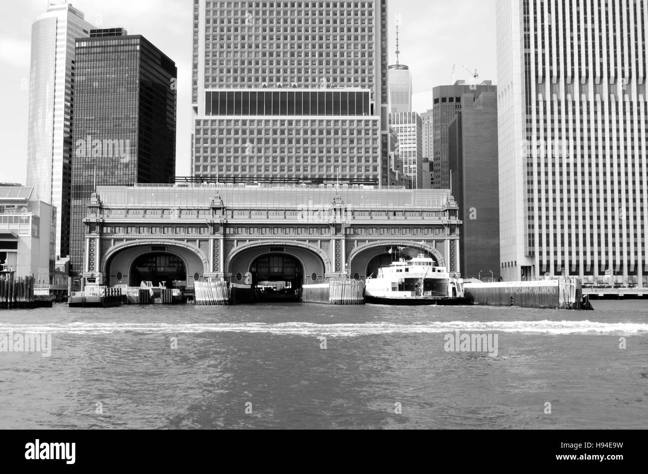 Manhattan Ferry Pier, New York Stock Photo - Alamy