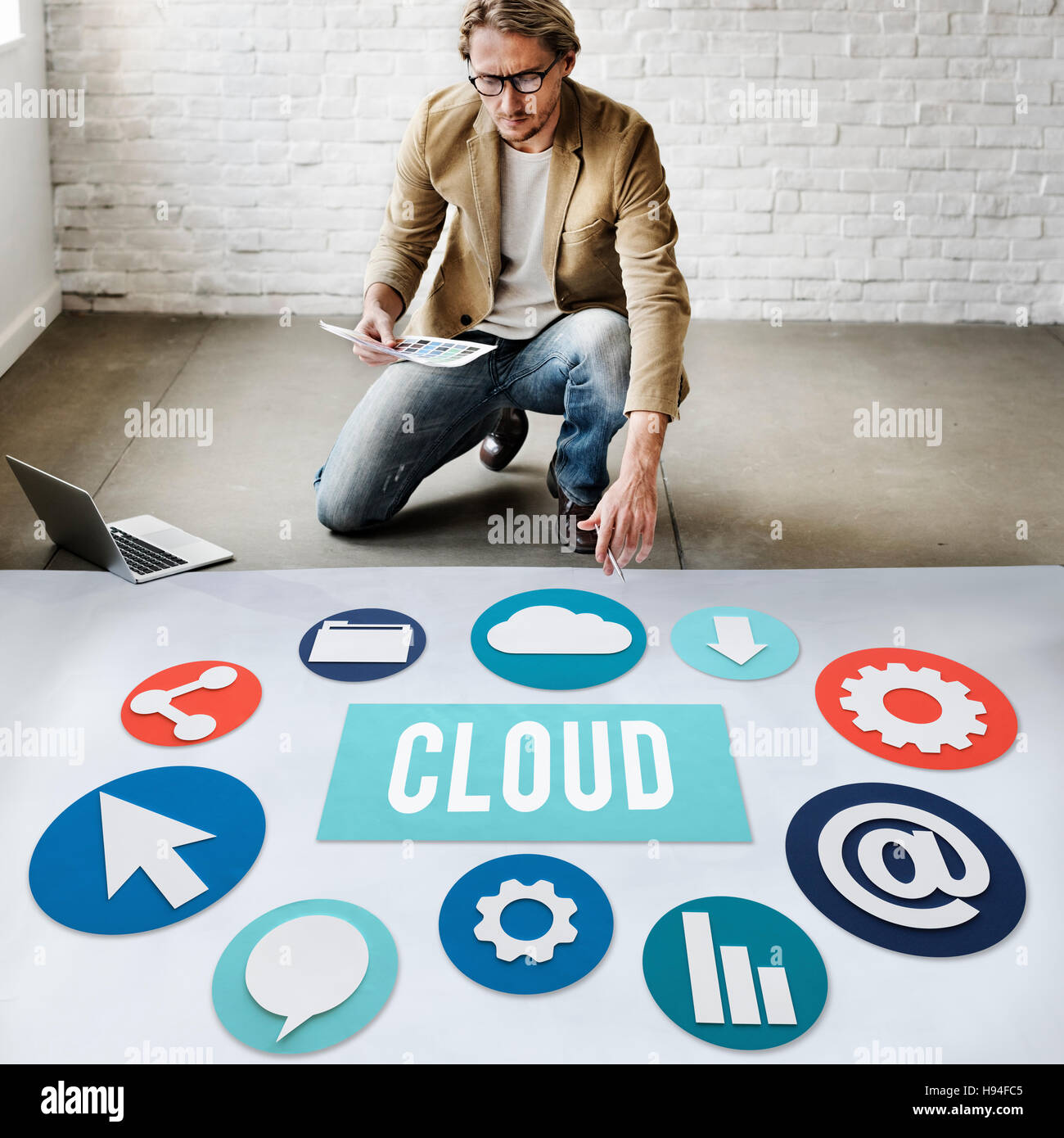 Computing concept cloud technology hi-res stock photography and images ...