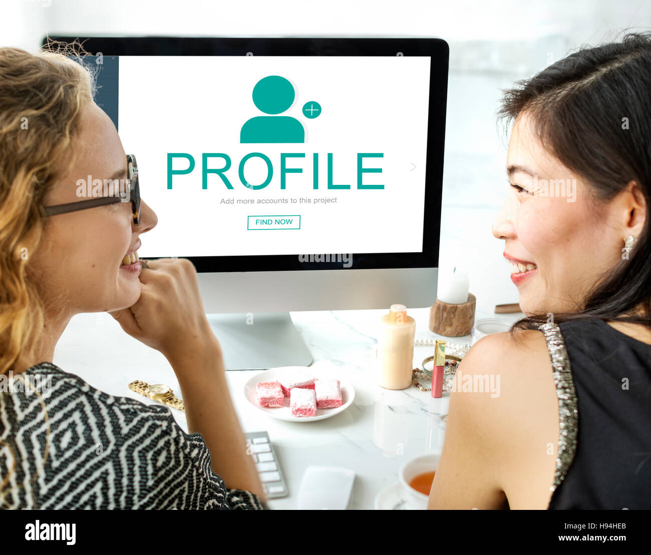 Social media private account hi-res stock photography and images - Alamy