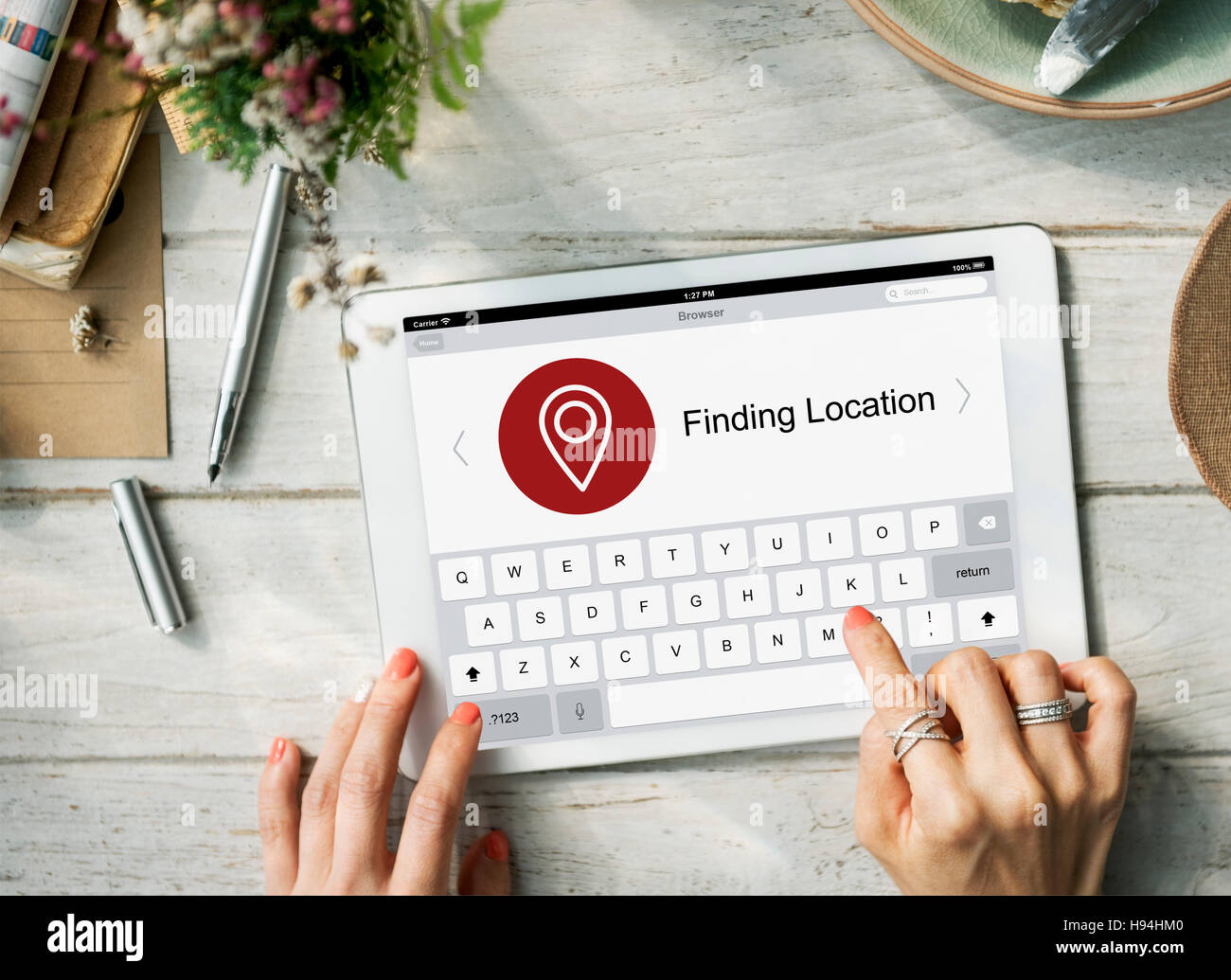 Location finder hi-res stock photography and images - Alamy