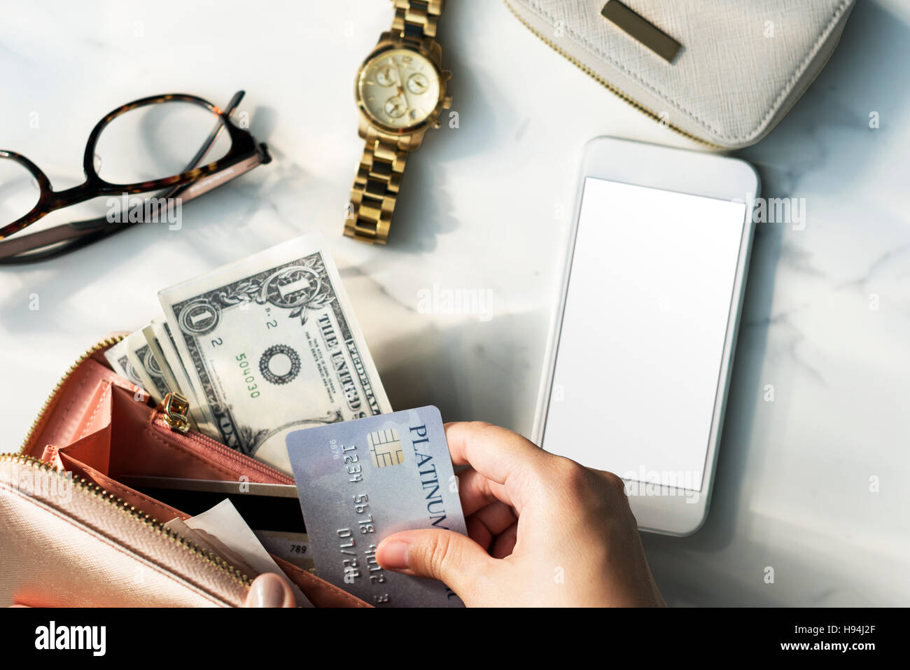 Spending money retail hi-res stock photography and images - Alamy