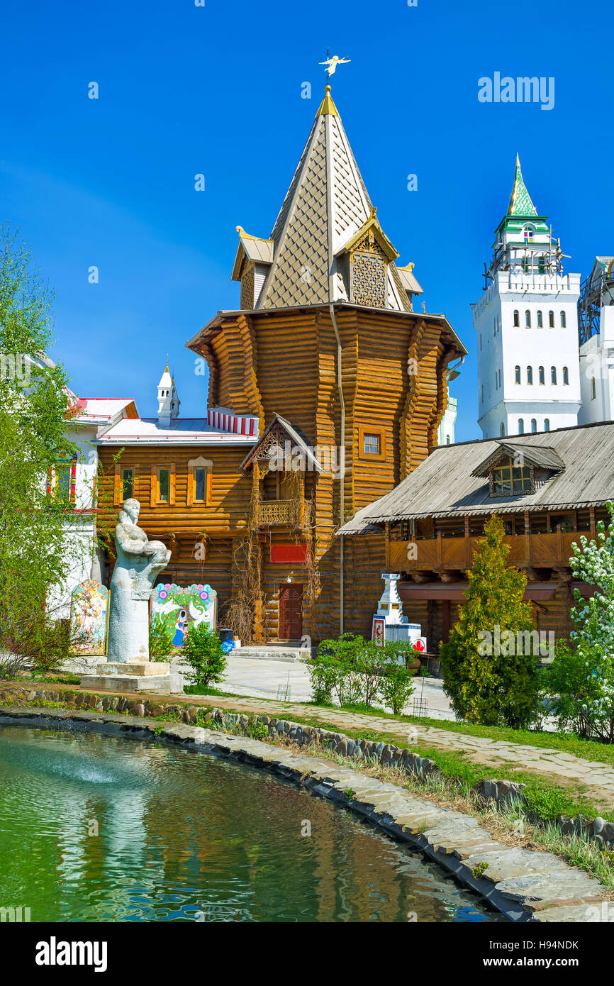 The Izmailovsky Kremlin is the best place to admire the traditional ...