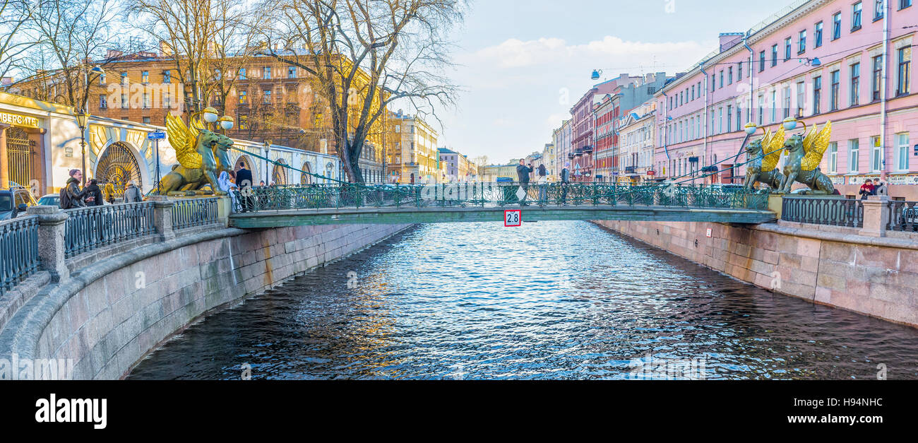 The Bank Bridge is one of the most scenic and romantic bridges in the ...