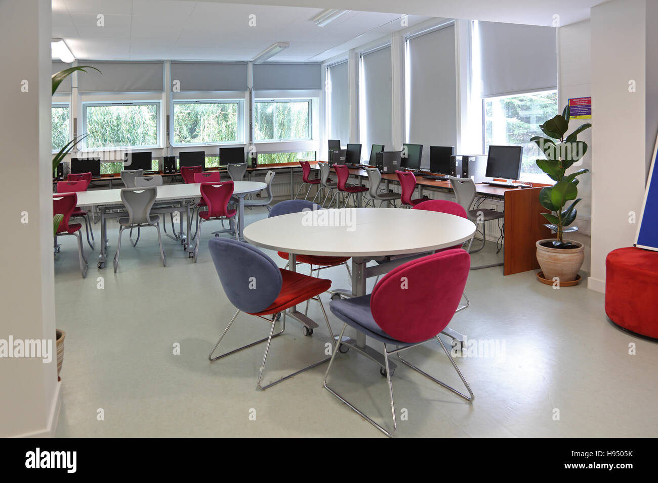 Computer room hi-res stock photography and images - Alamy