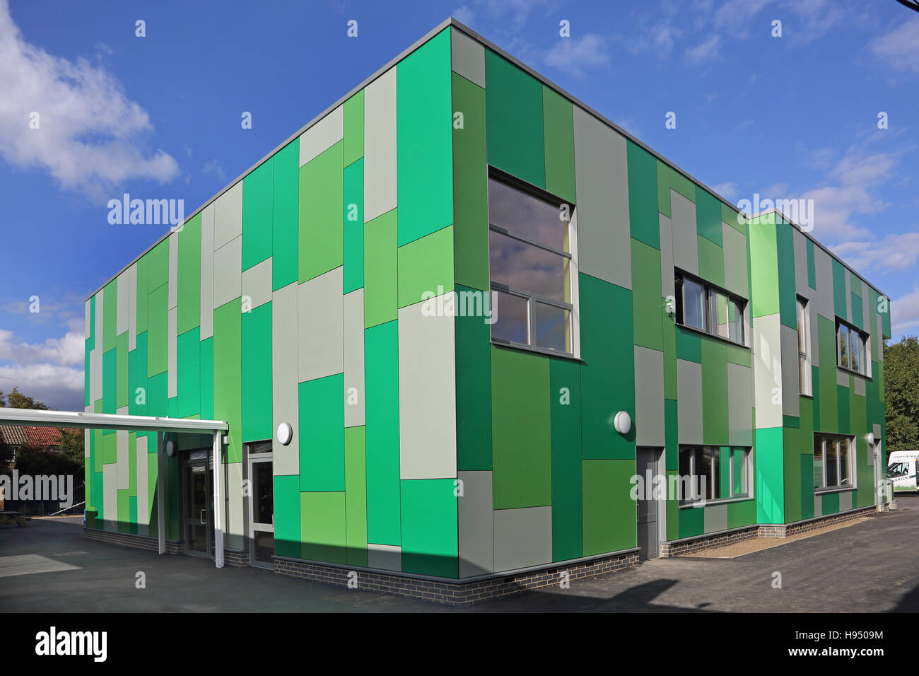 Green wall cladding High Resolution Stock Photography and Images - Alamy