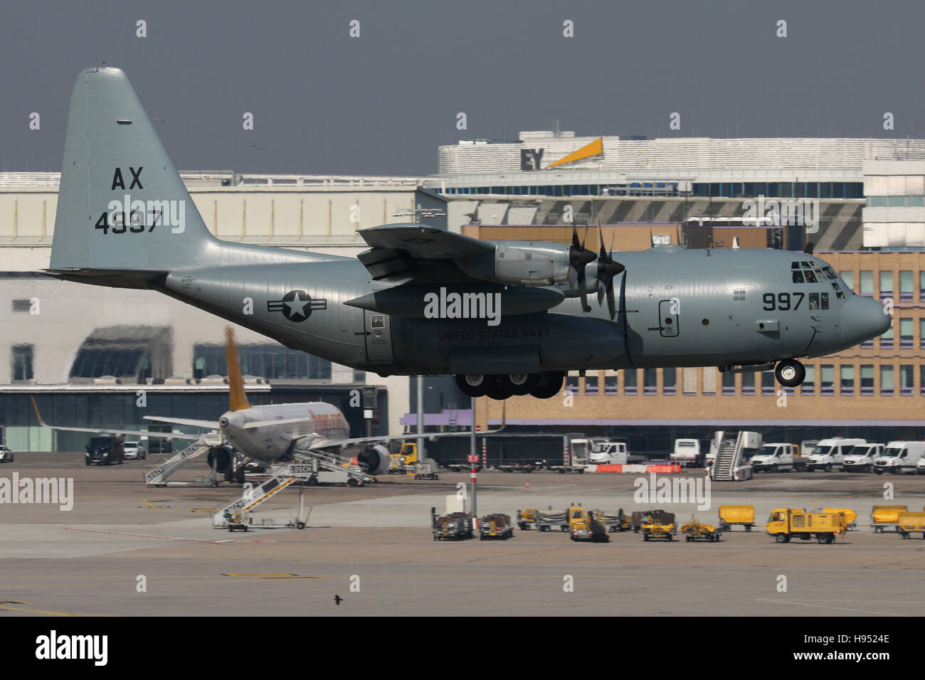 Us air force lockheed c 130 hercules military transport aircraft hi-res ...