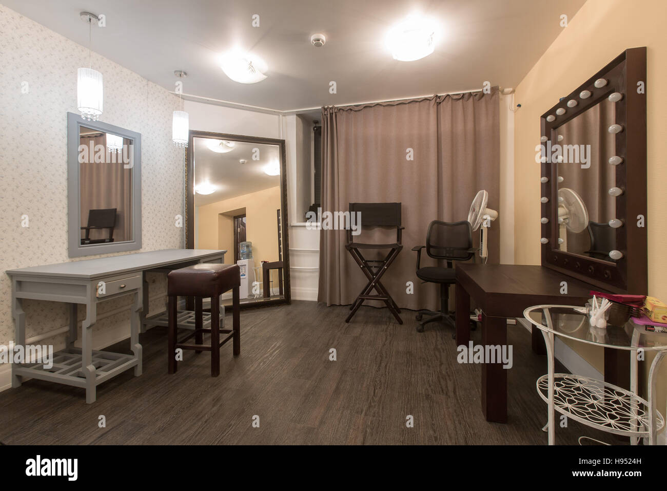 Room with mirrors Stock Photo - Alamy