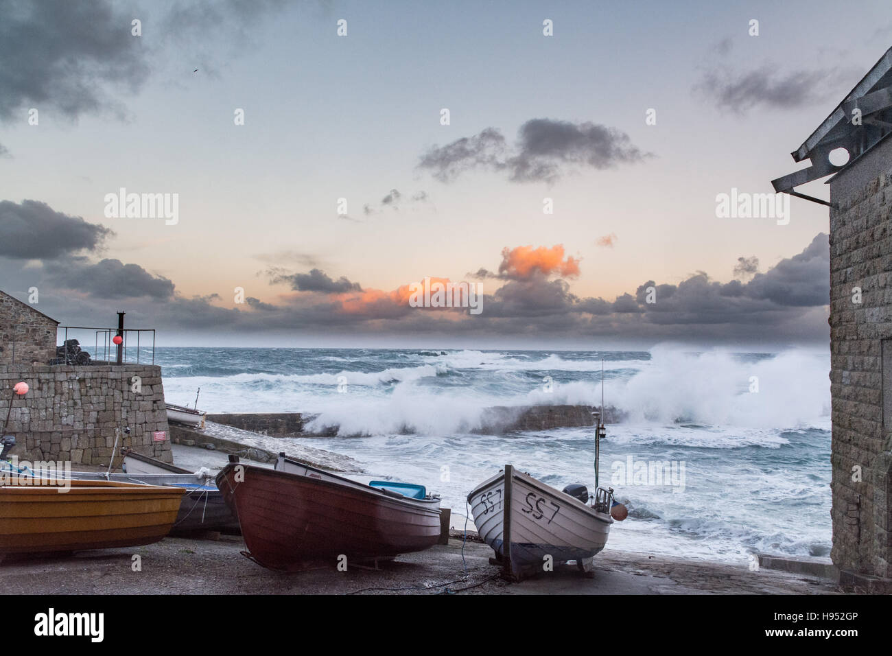 Sennen, Cornwall, UK. 18th November 2016. UK Weather. Strong winds and ...