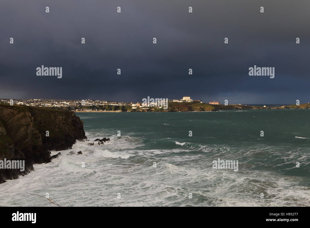 Newquay, Cornwall, UK. 18th November, 2016. Heavy autumn showers move ...