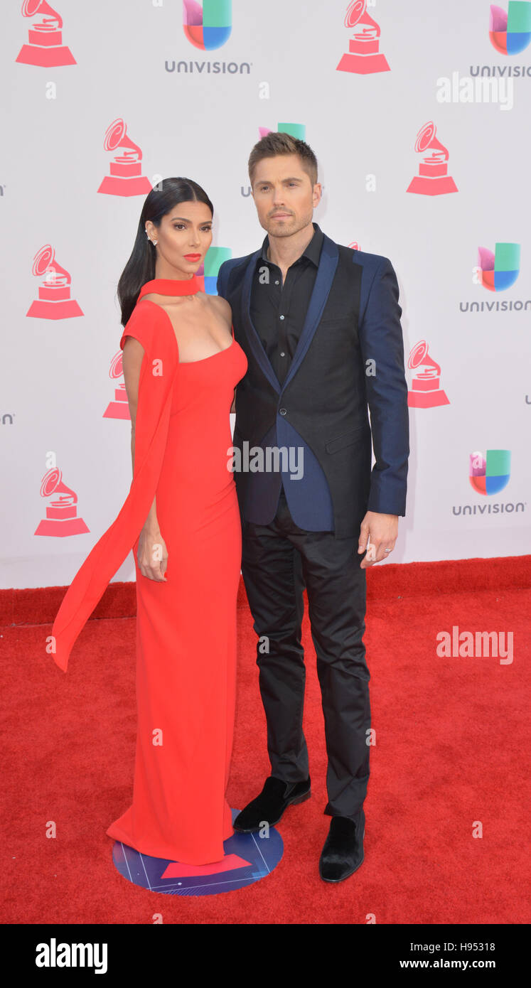 Las Vegas, Nevada, USA. 18th Nov, 2016. Roselyn Sanchez and Eric Wicker ...