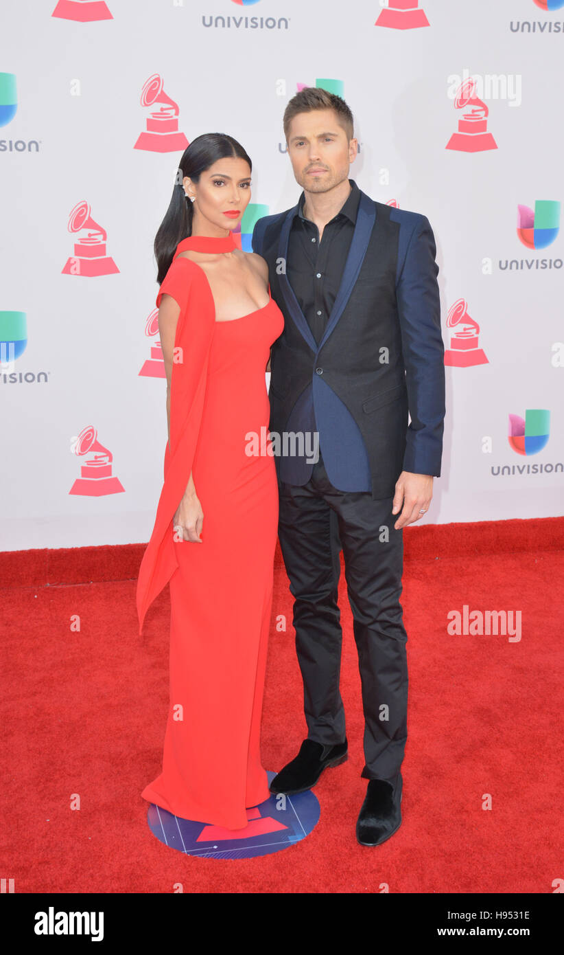 Las Vegas, Nevada, USA. 18th Nov, 2016. Roselyn Sanchez and Eric Wicker ...