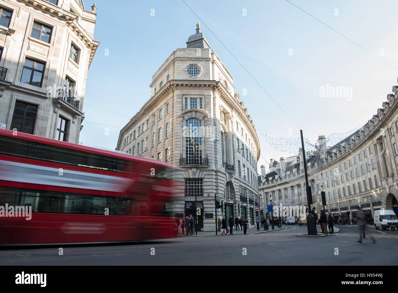 London, UK. 11th Nov, 2016. A bus going through the intersection of ...