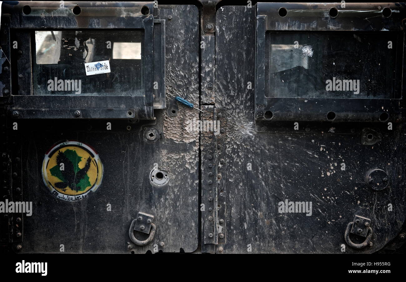 Mosul, Iraq. 6th Nov, 2016. Iraqi Special Opperations Humvee struck by ...