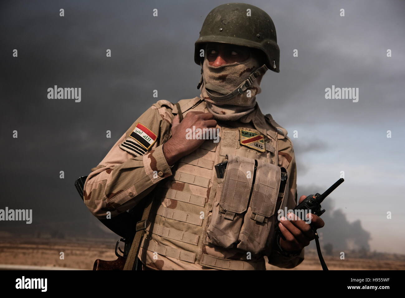 Soldier checking hi-res stock photography and images - Alamy