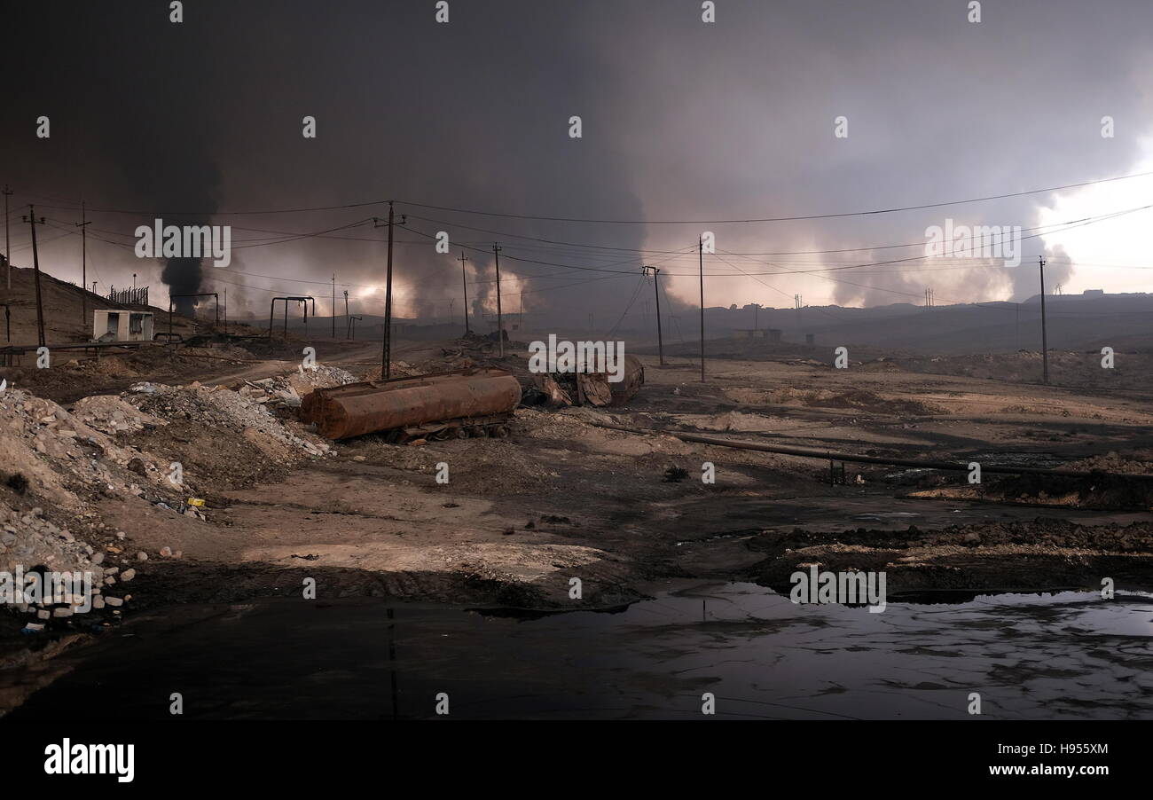 Qayyarah, Iraq. 13th Nov, 2016. The refinery road that saw heavy ...