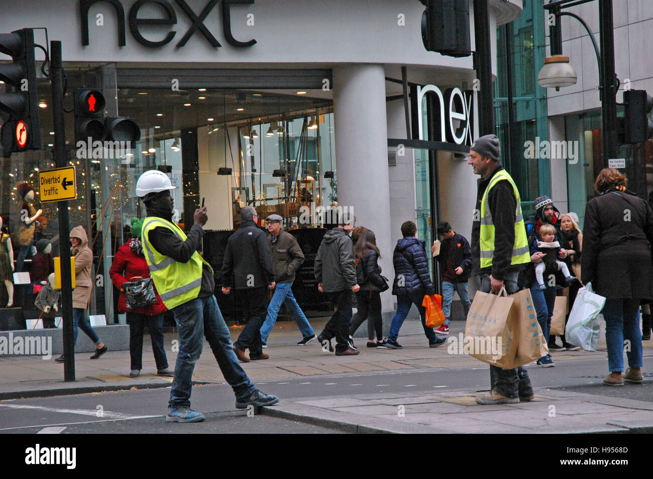London, UK. 18th Nov, 2016. Primark shoppers Oxford street. One week ...