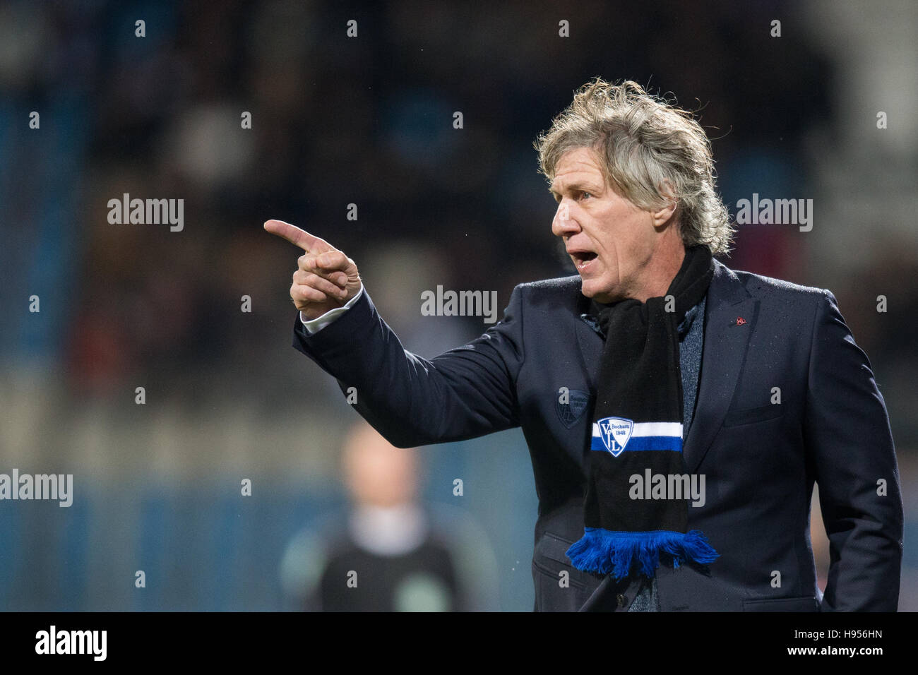 Bochum, Germany. 18th Nov, 2016. Bochum's coach Gertjan Verbeek ...