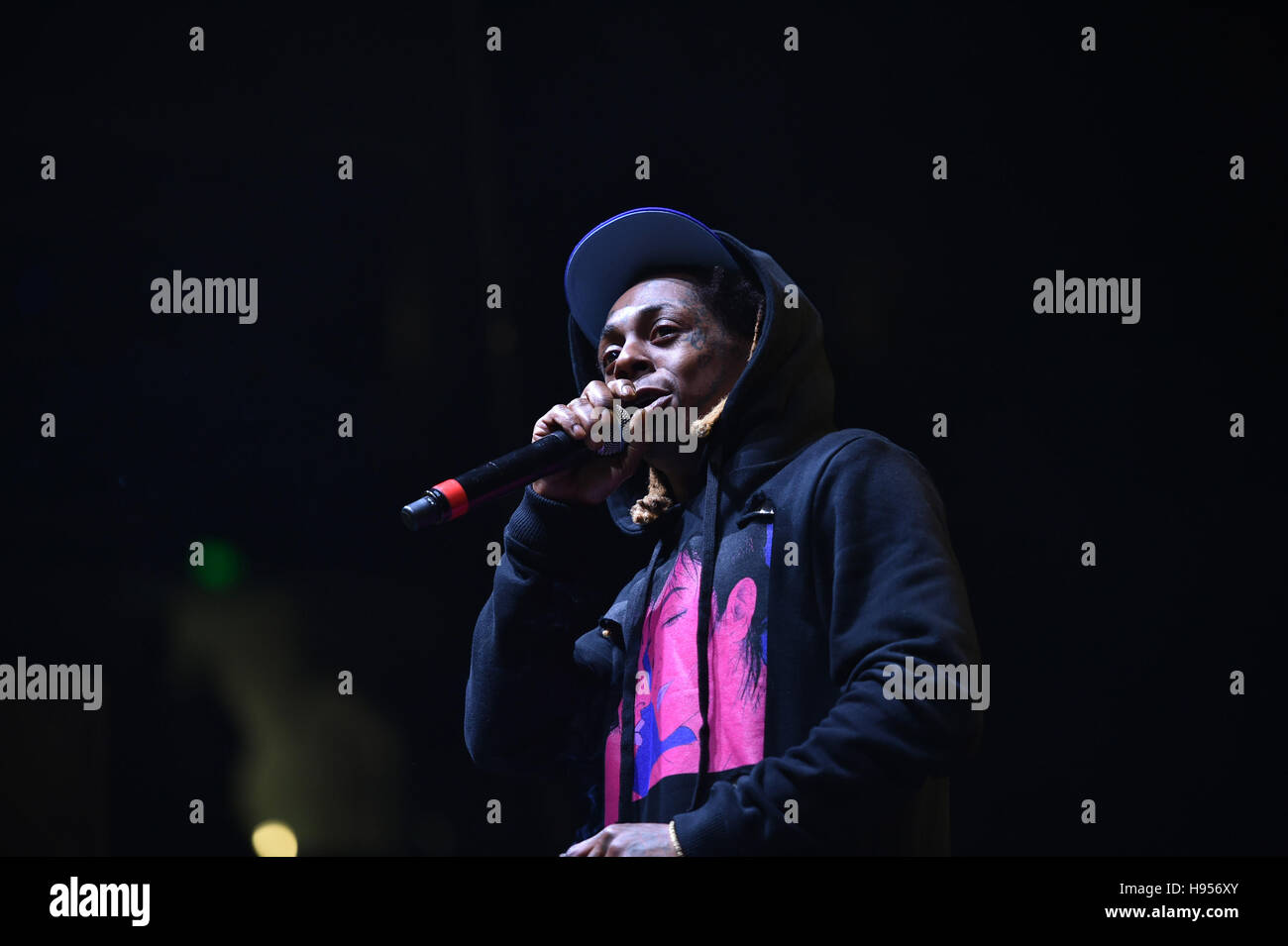 Norfolk, VIRGINIA, USA. 18th Nov, 2016. LIL WAYNE, grammy winner brings ...