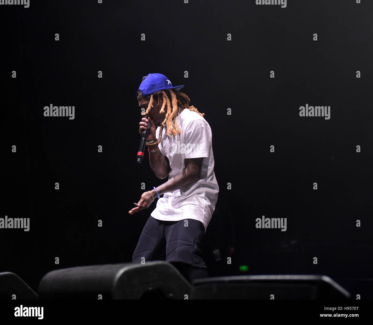 Norfolk, VIRGINIA, USA. 17th Nov, 2016. LIL WAYNE, grammy winner brings ...
