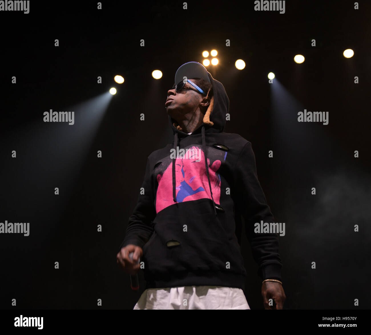 Norfolk, VIRGINIA, USA. 17th Nov, 2016. LIL WAYNE, grammy winner brings ...