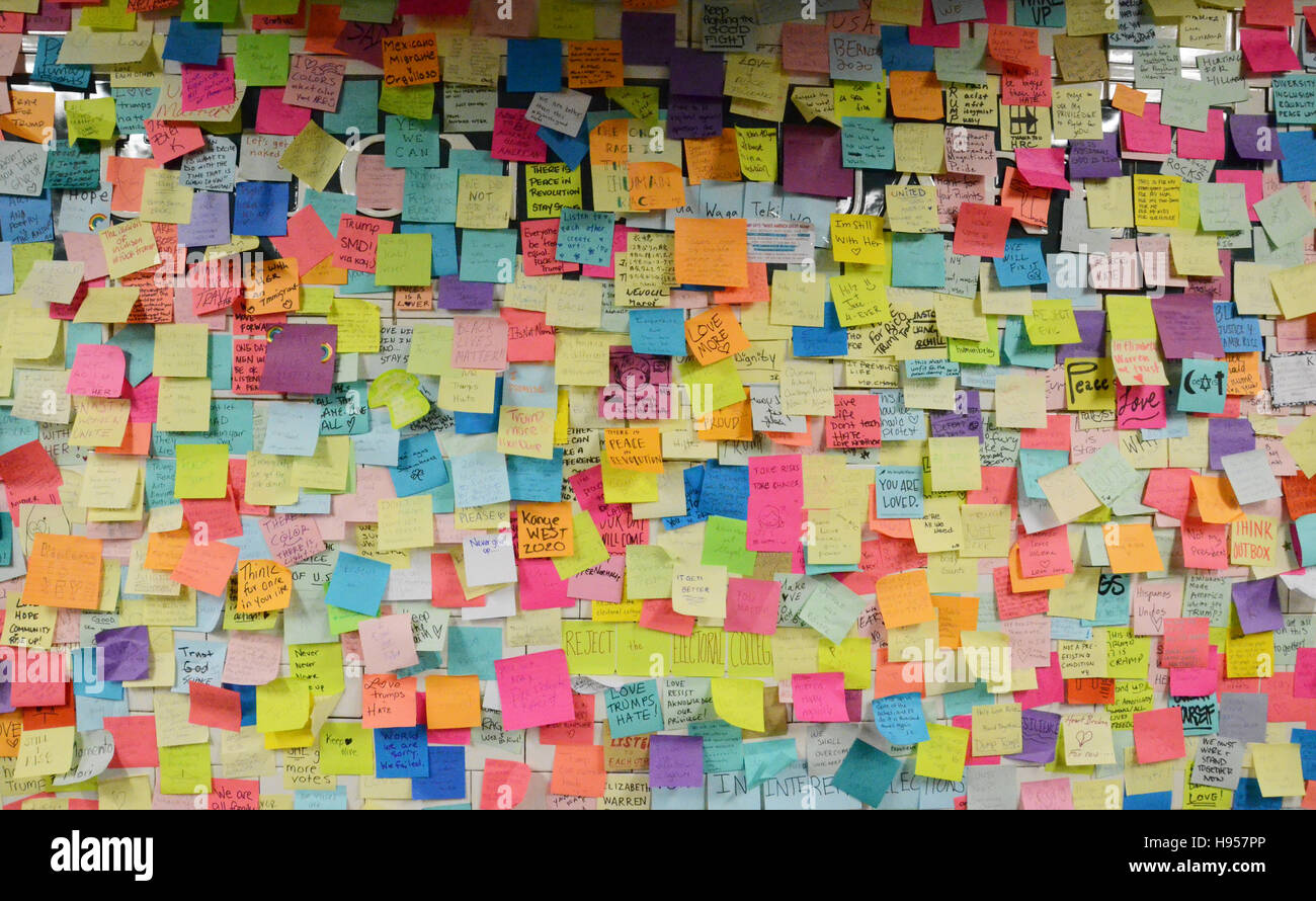 Multi coloured post it notes hi-res stock photography and images - Alamy