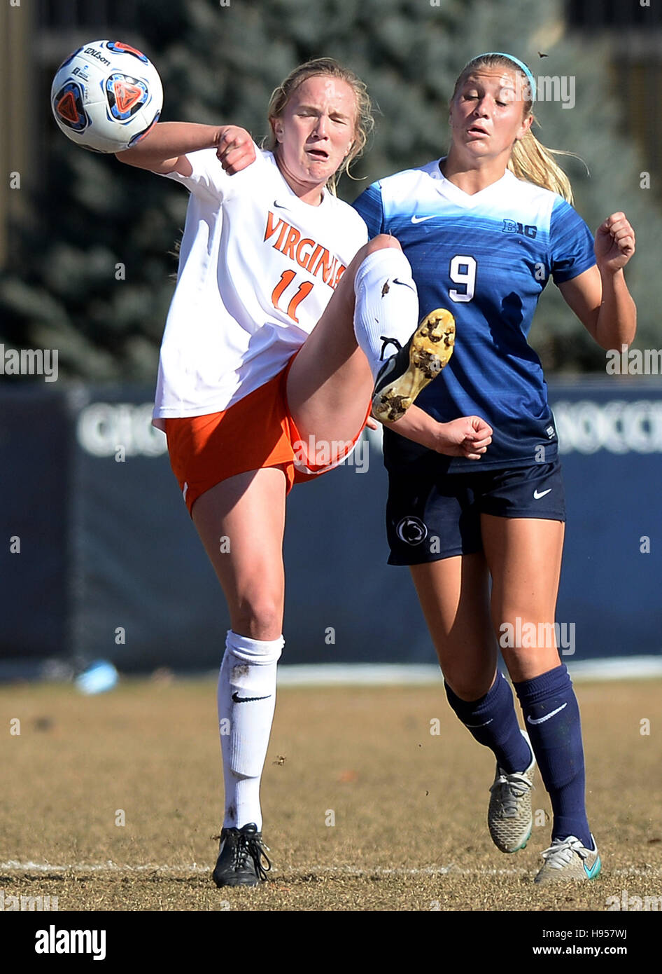 Washington, DC, USA. 18th Nov, 2016. 20161118 - Virginia midfielder ZOE ...