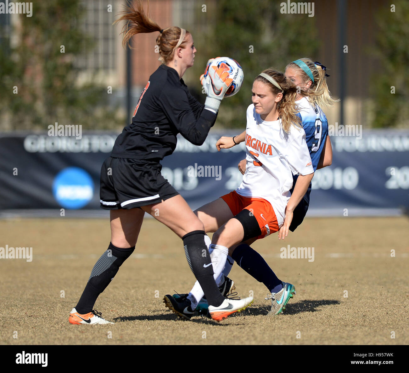 Washington, DC, USA. 18th Nov, 2016. 20161118 - Virginia goalkeeper ...