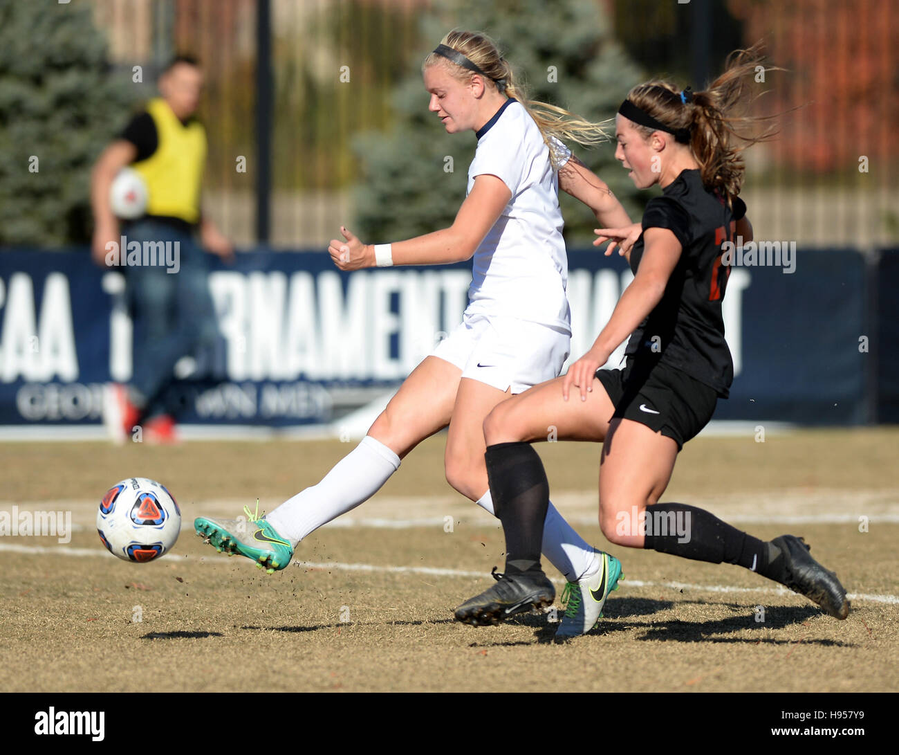 Washington, DC, USA. 18th Nov, 2016. 20161118 - Georgetown forward ...