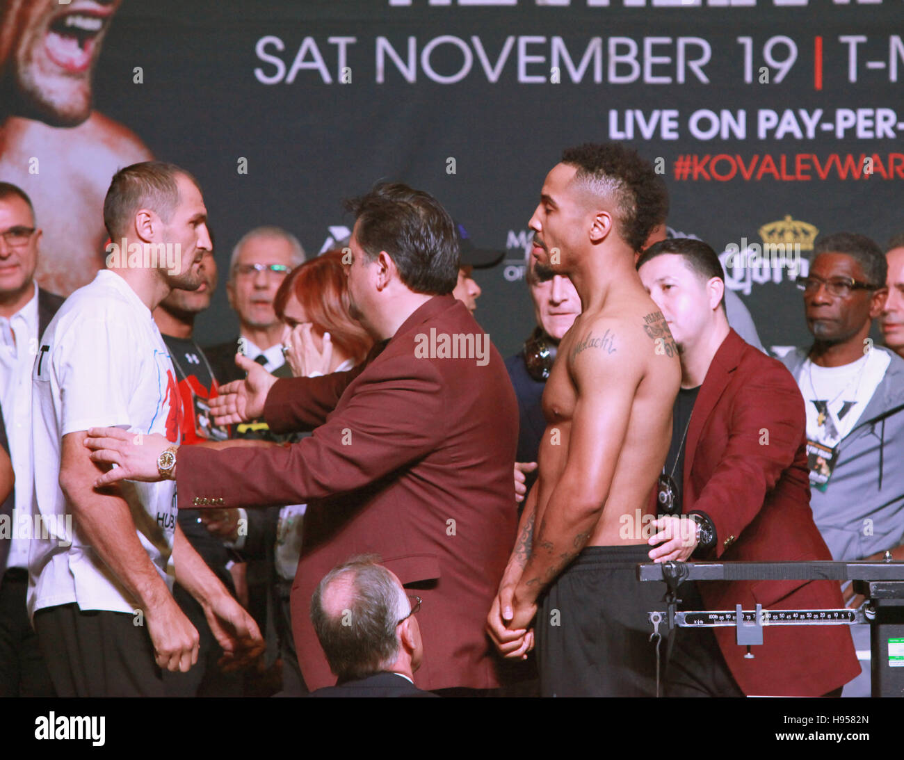 Las Vegas, Nevada, USA. 18th Nov, 2016. Unified World Light heavyweight ...