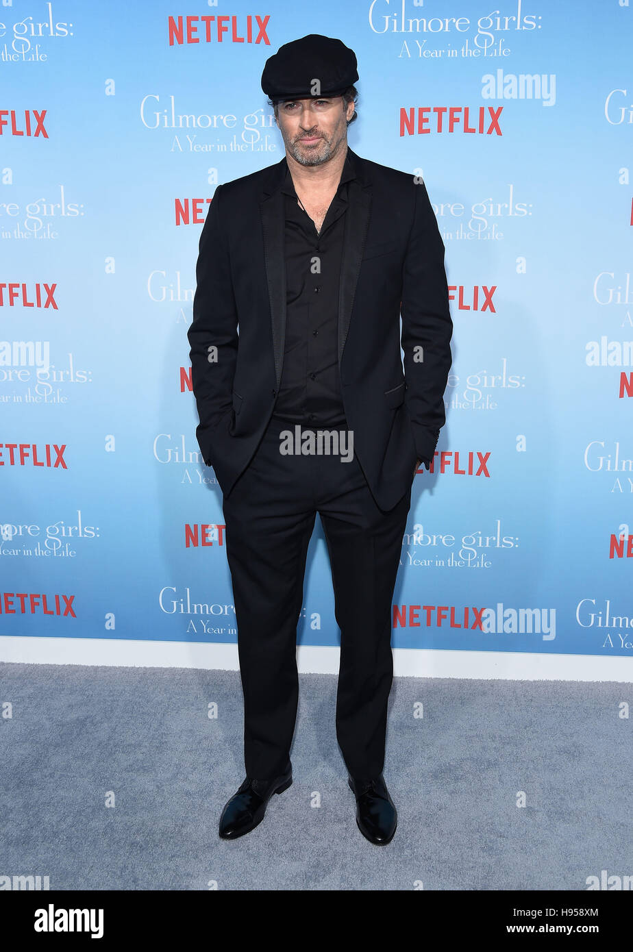 Scott Patterson Gilmore Girls High Resolution Stock Photography and ...