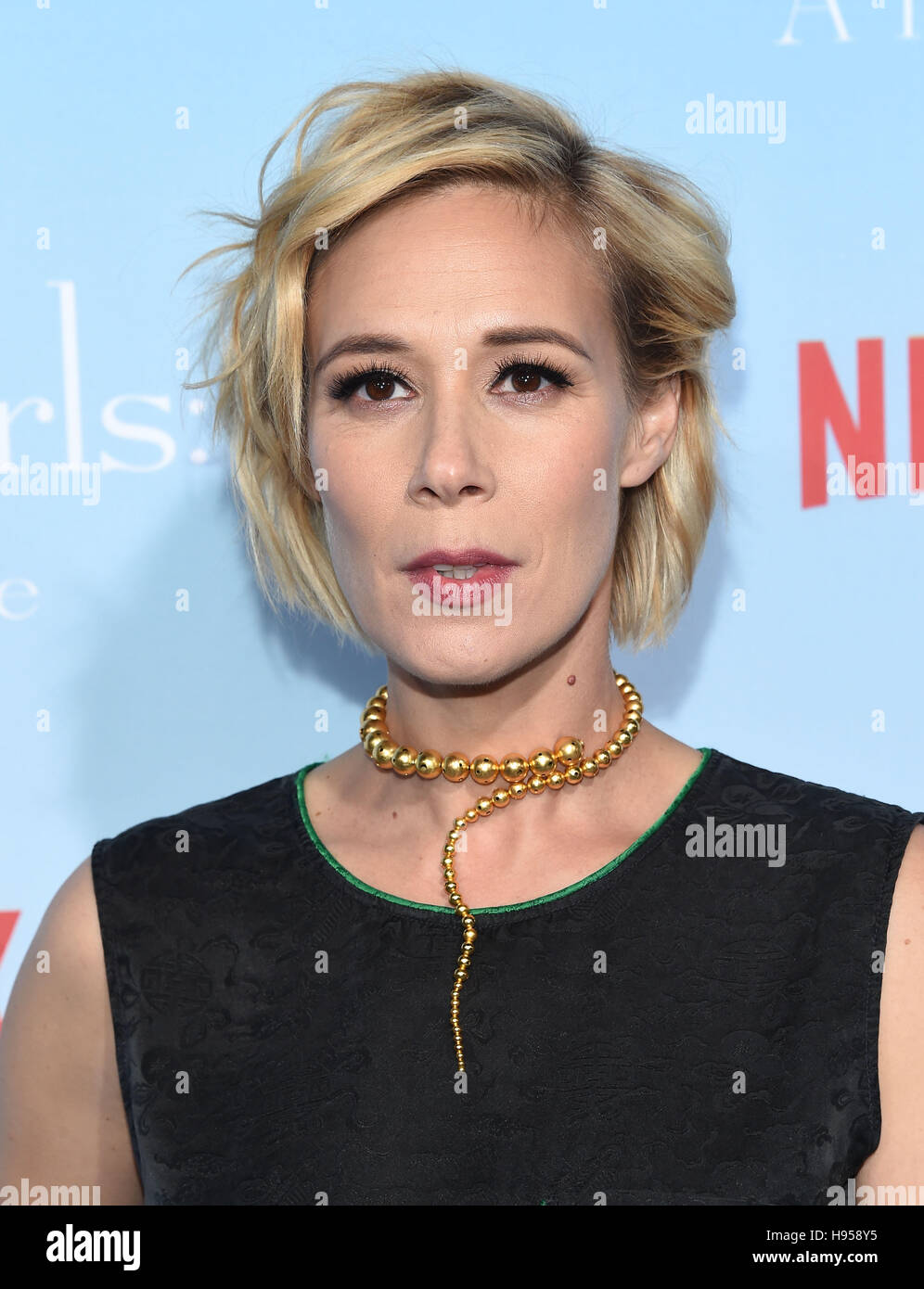 Westwood, California, USA. 18th Nov, 2016. Liza Weil arrives for the ...