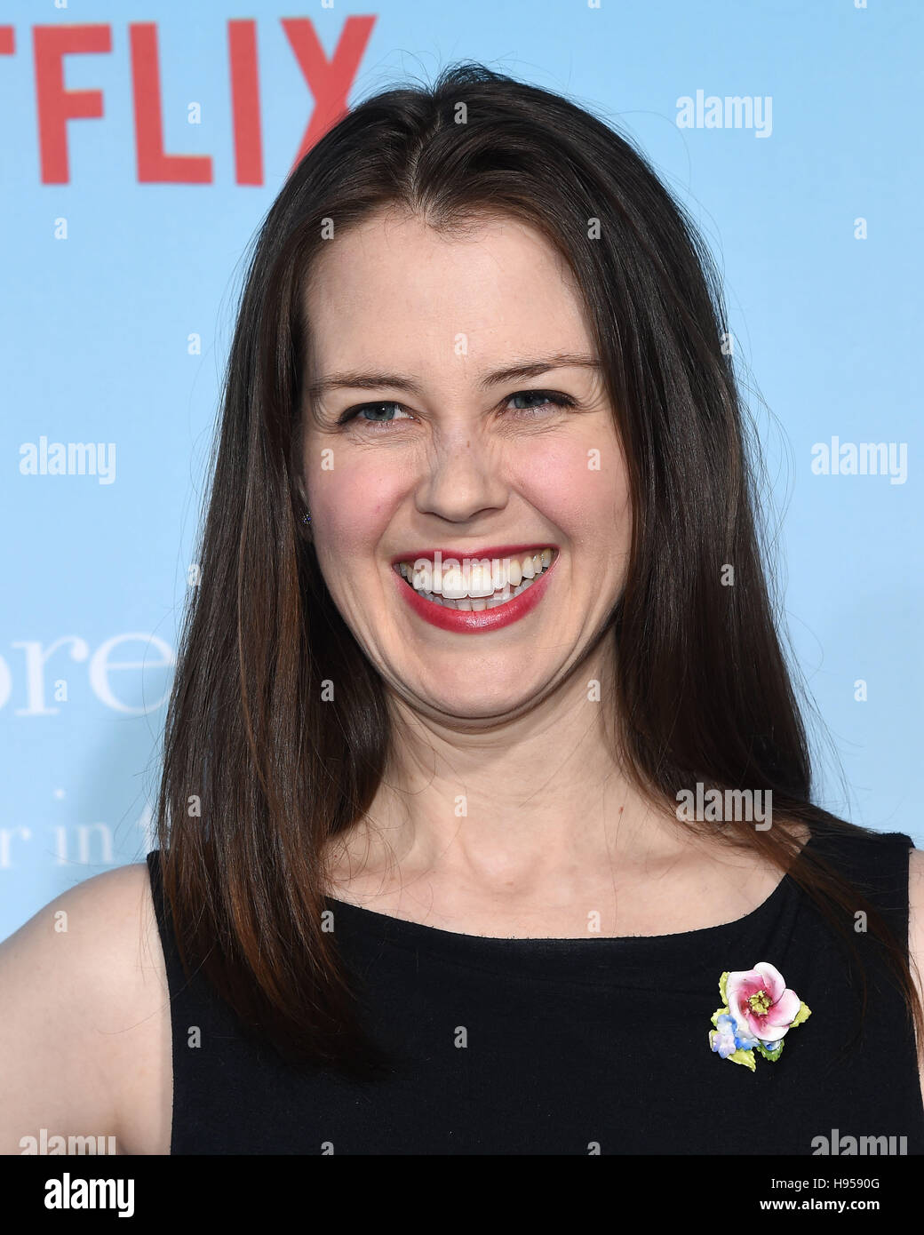 Westwood, California, USA. 18th Nov, 2016. Rini Bell arrives for the ...