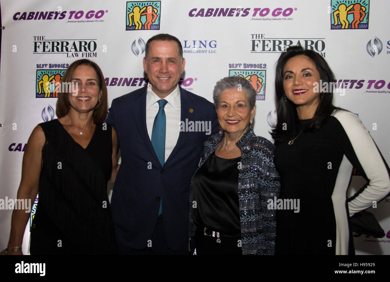 Miami, Florida, USA. 18th Nov, 2016. Mayor Philip Levine (c) of Miami ...