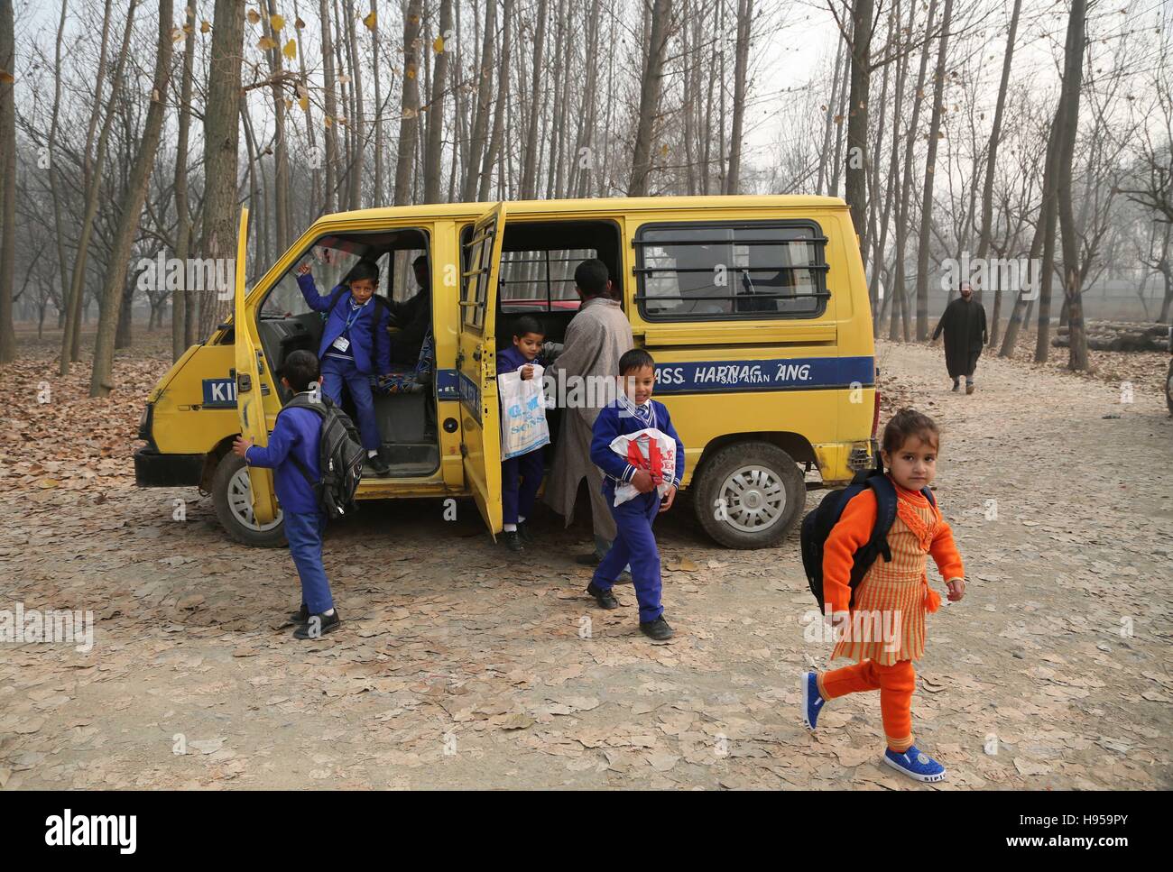 School van hi-res stock photography and images - Alamy