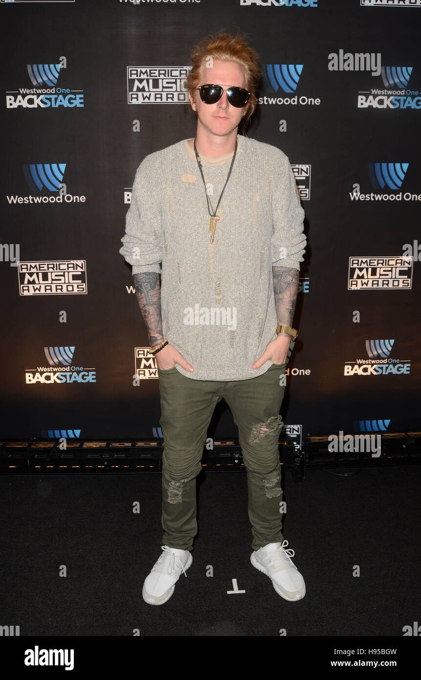 Los Angeles, California, USA. 18th Nov, 2016. Travis Clark at Westwood ...