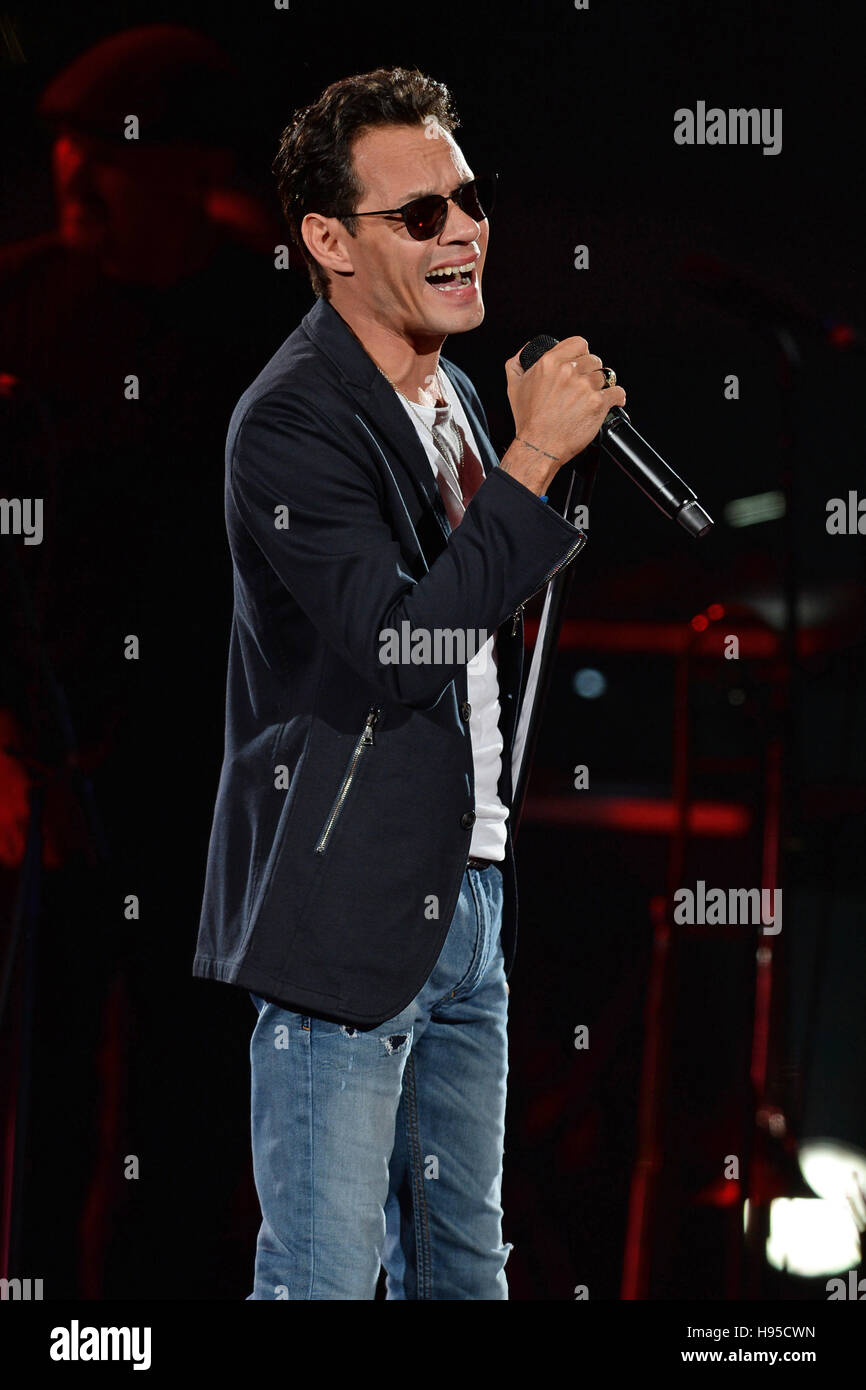 Marc anthony american singer hi-res stock photography and images - Alamy