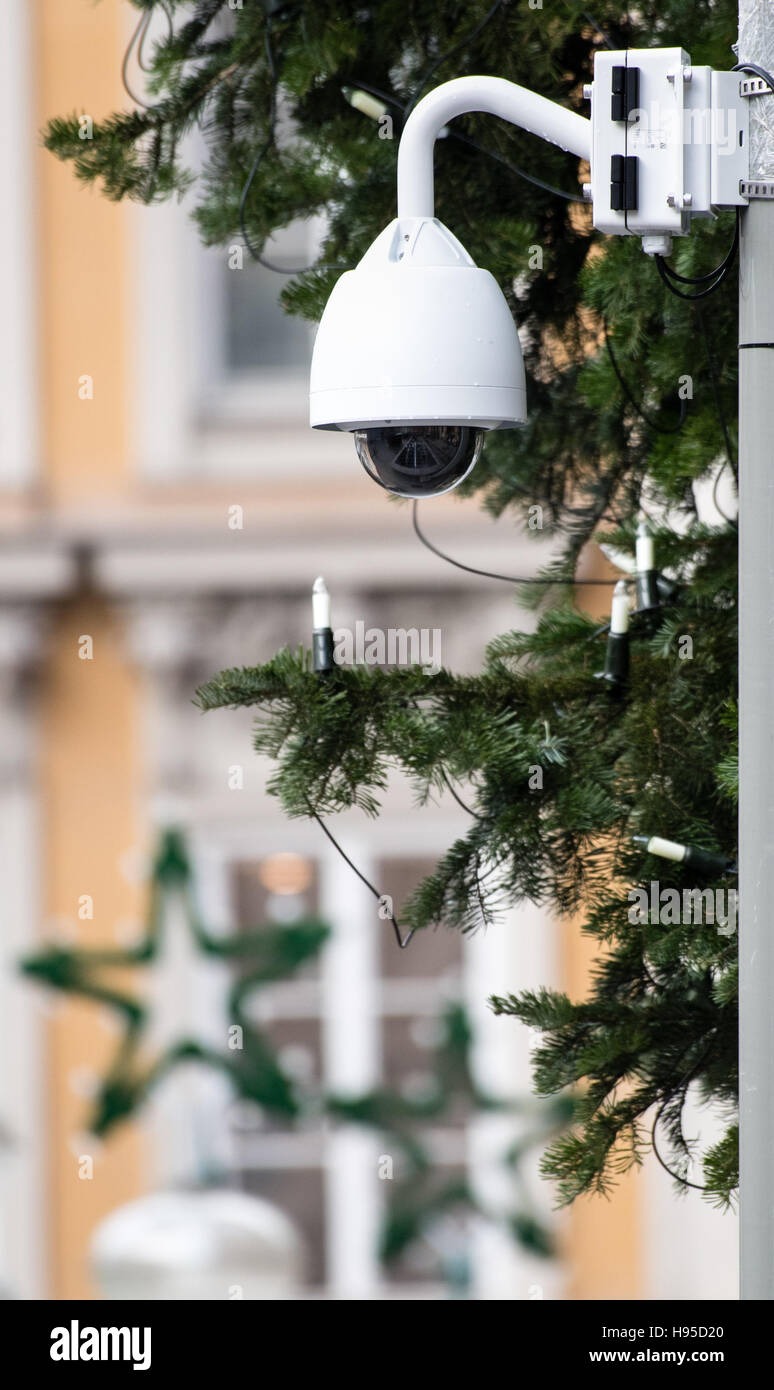 Munich, Germamy. 17th Nov, 2016. A CCTV camera at a Christmas market in ...