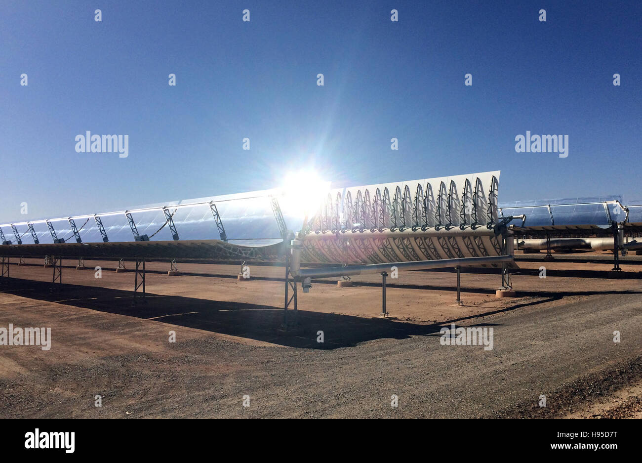 Ouarzazate, Morocco. 17th Nov, 2016. The world's largest solar power ...