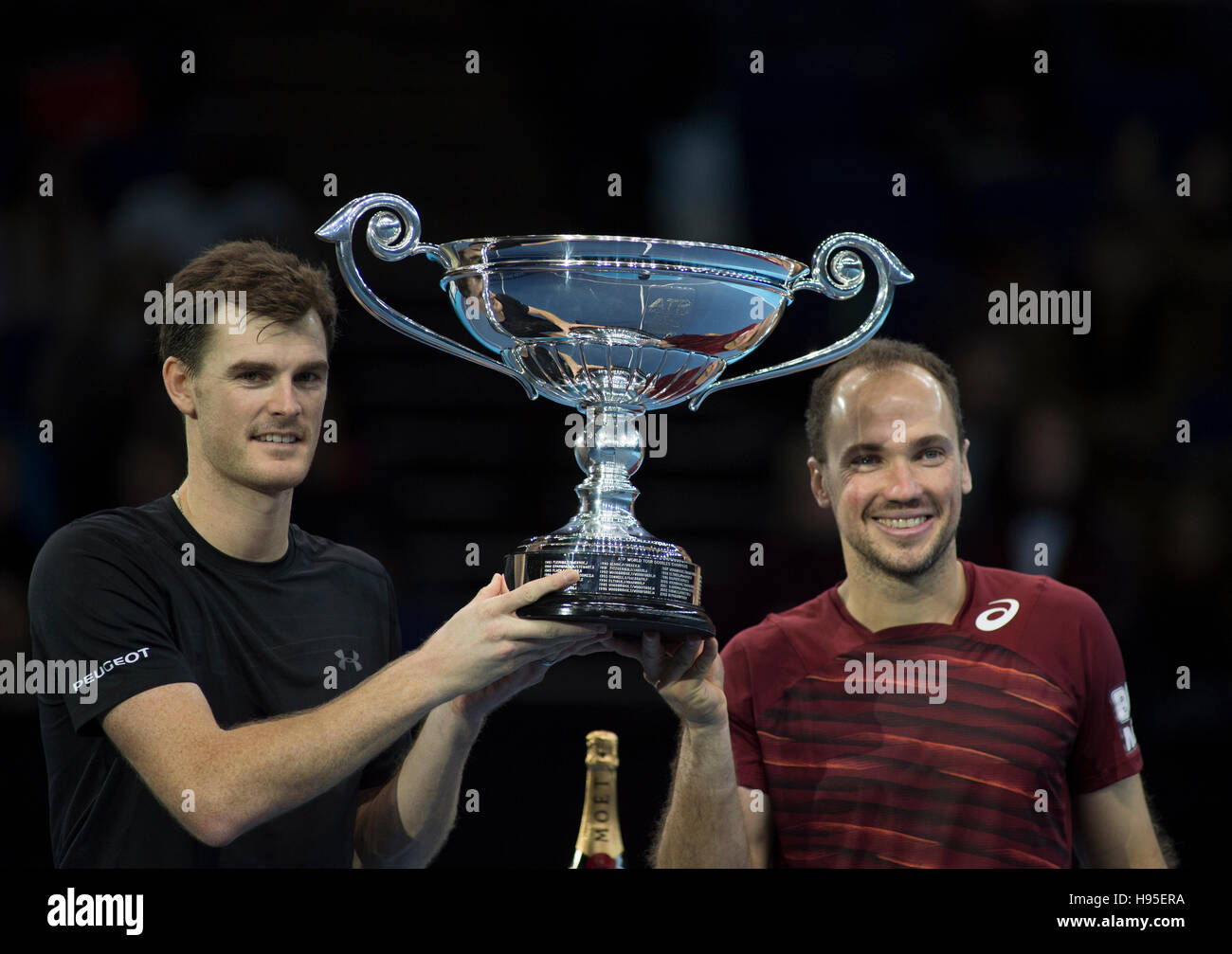 Emirates no 1 trophy hi-res stock photography and images - Alamy