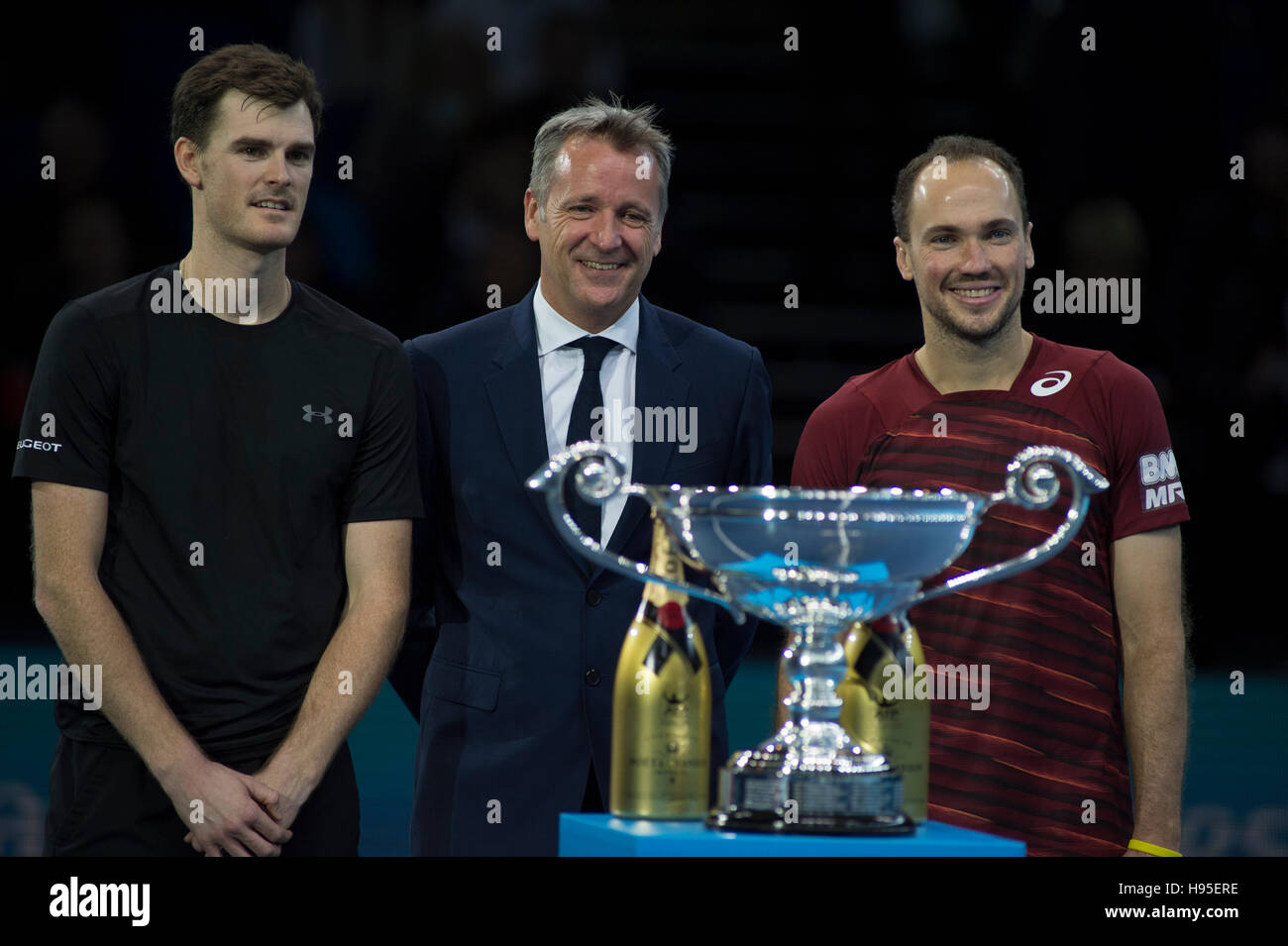 Emirates no 1 trophy hi-res stock photography and images - Alamy