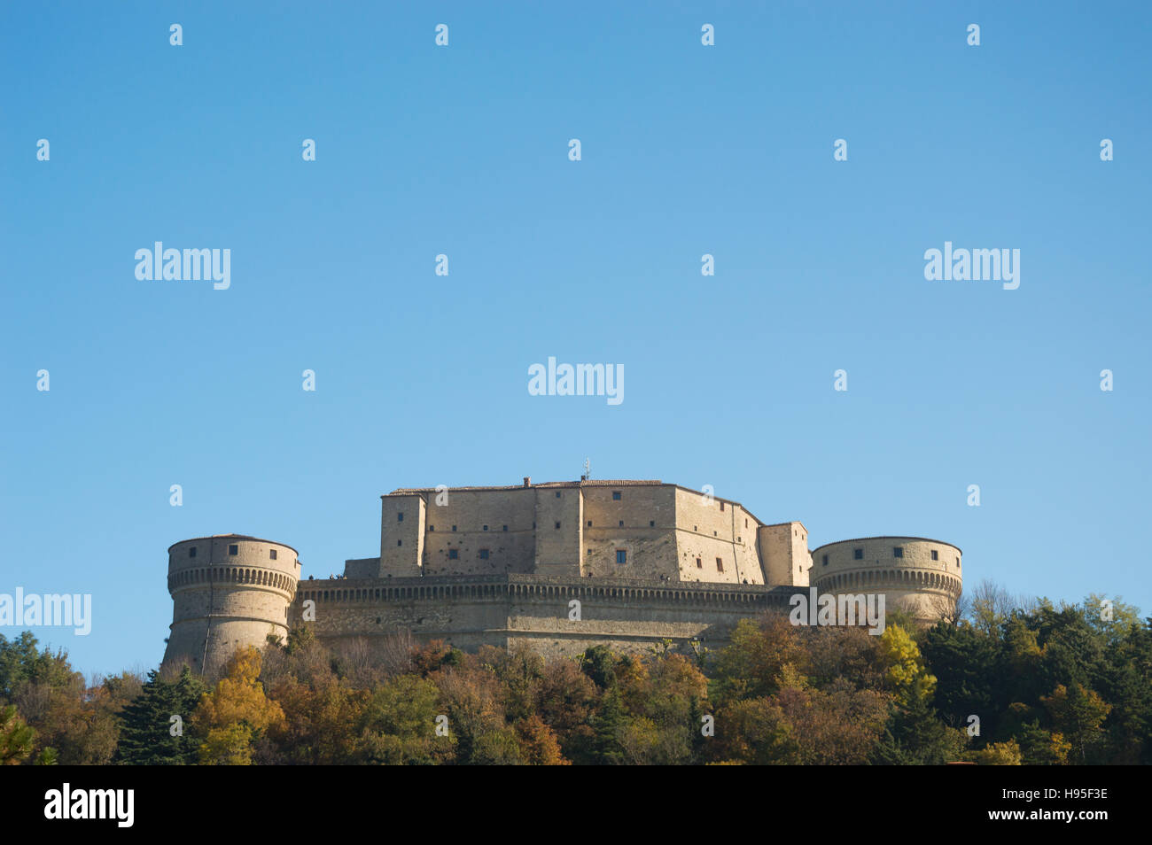 Old castle in the countryside hi-res stock photography and images - Alamy