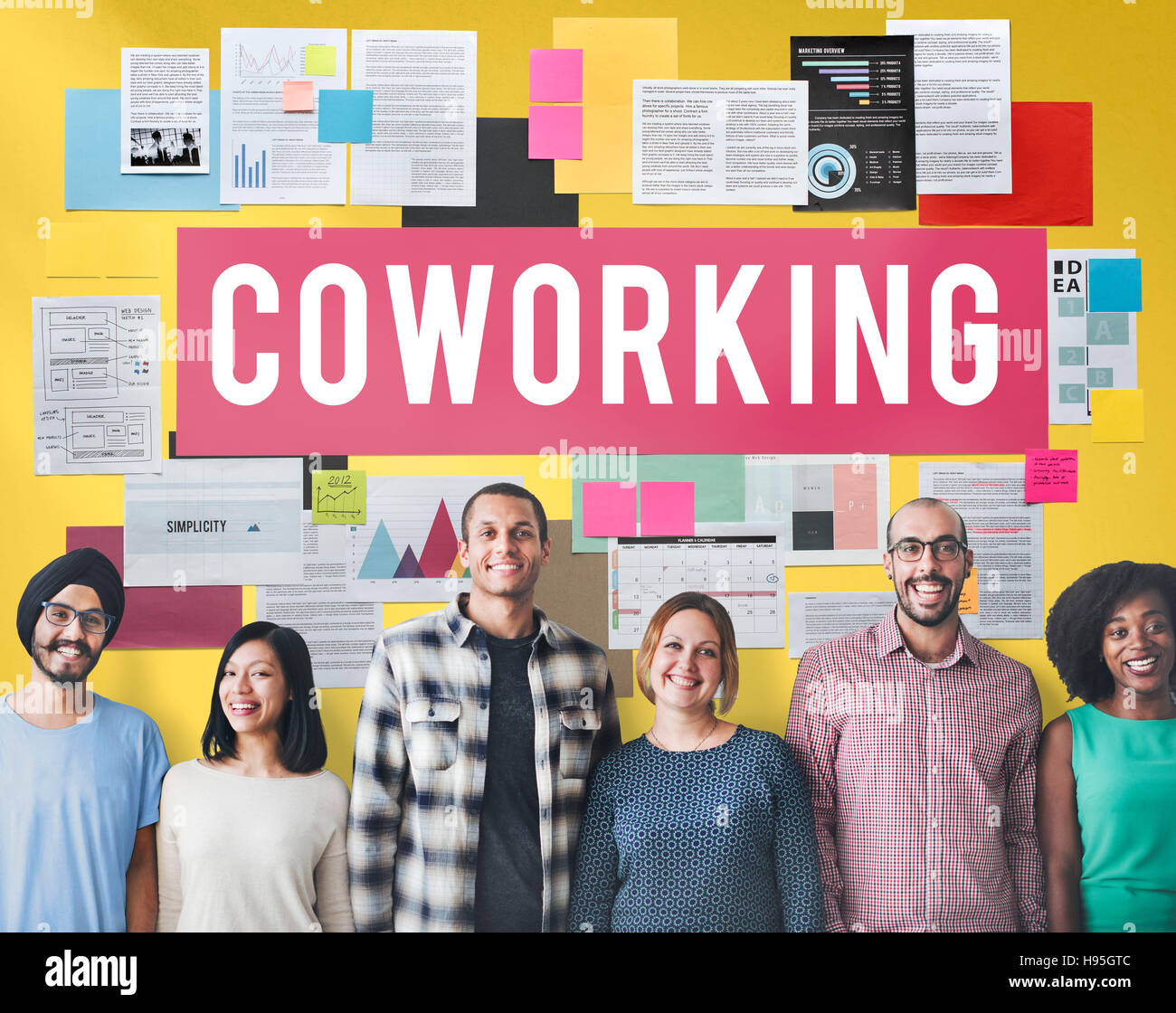 Young creatives team hi-res stock photography and images - Alamy