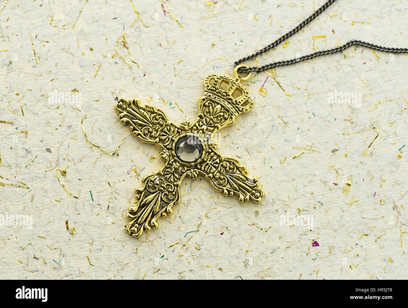 Filigree cross hi-res stock photography and images - Alamy