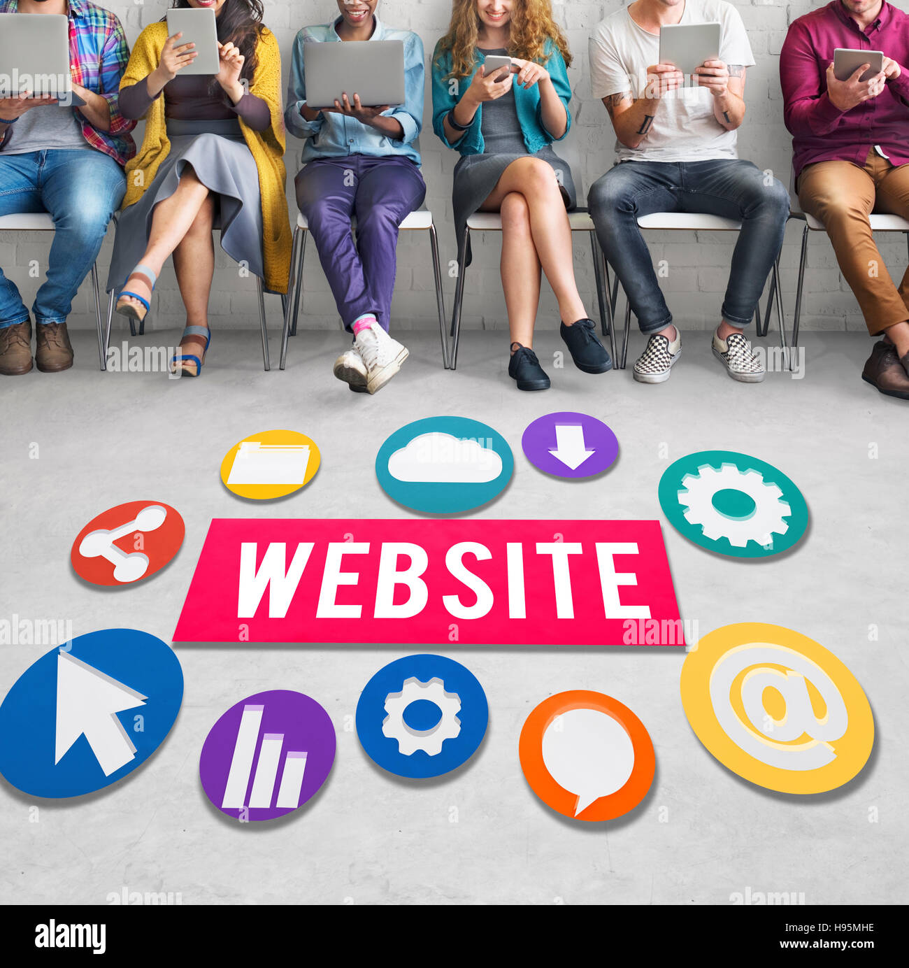 Social browser hi-res stock photography and images - Alamy