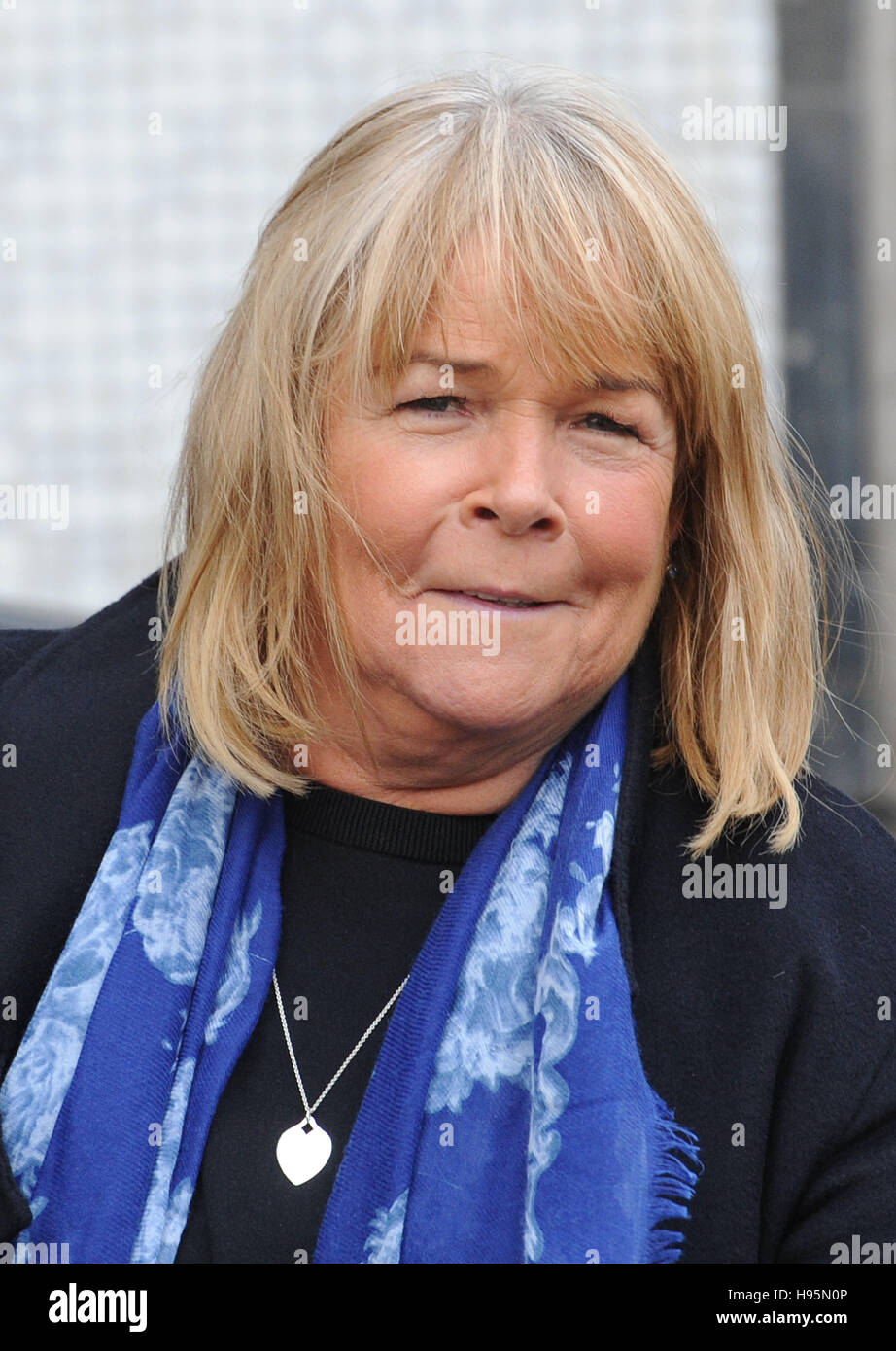 Actress linda robson hi-res stock photography and images - Alamy